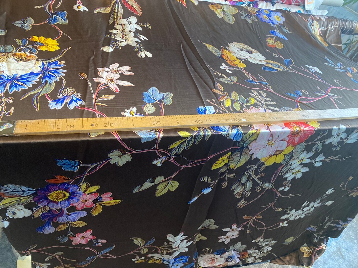 Brauner Stoff Seide mit Blumen - Etsy.de