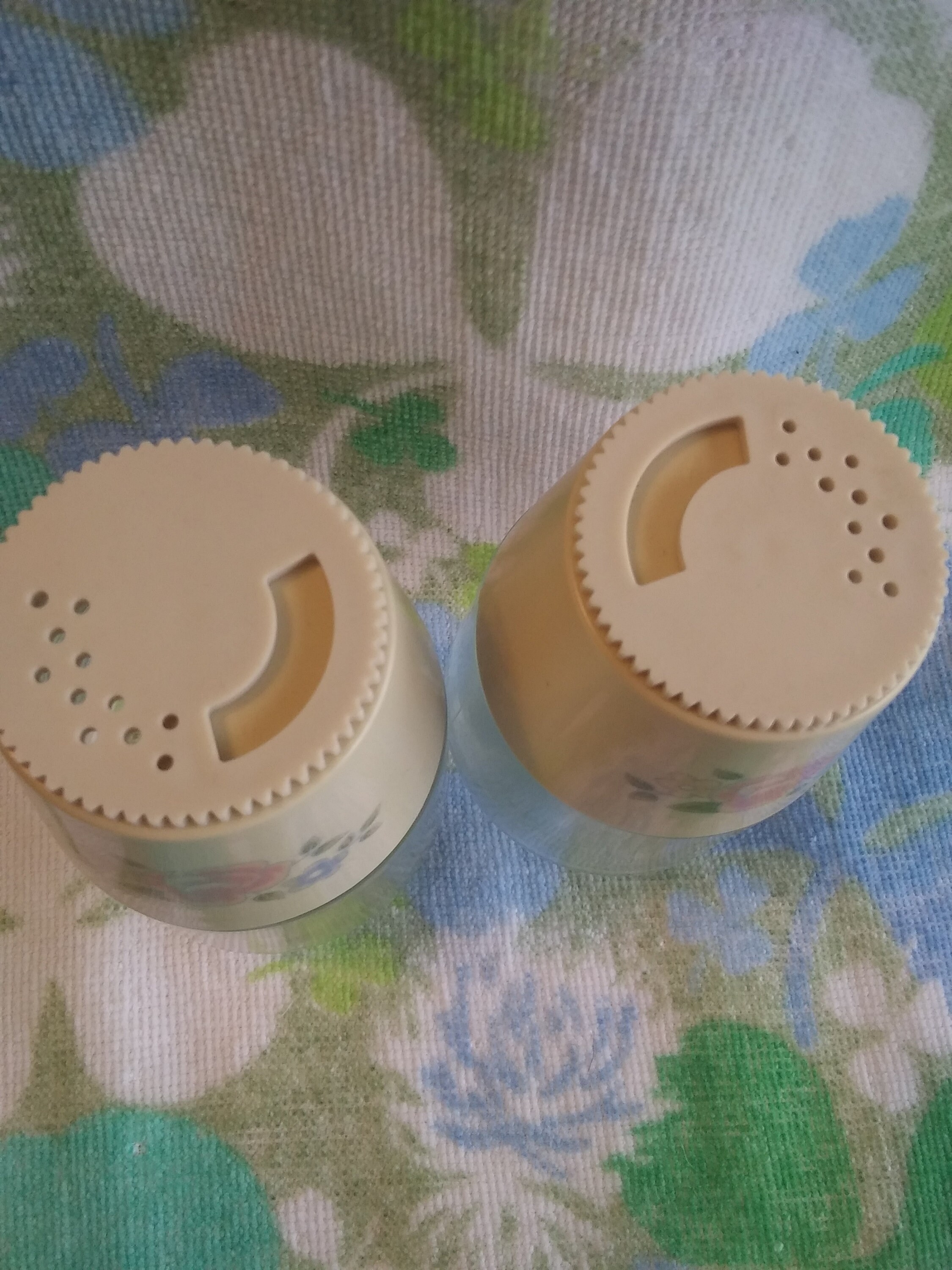 Vintal Gemco Floral Salt and Pepper Shakers Glass and Plastic - Etsy