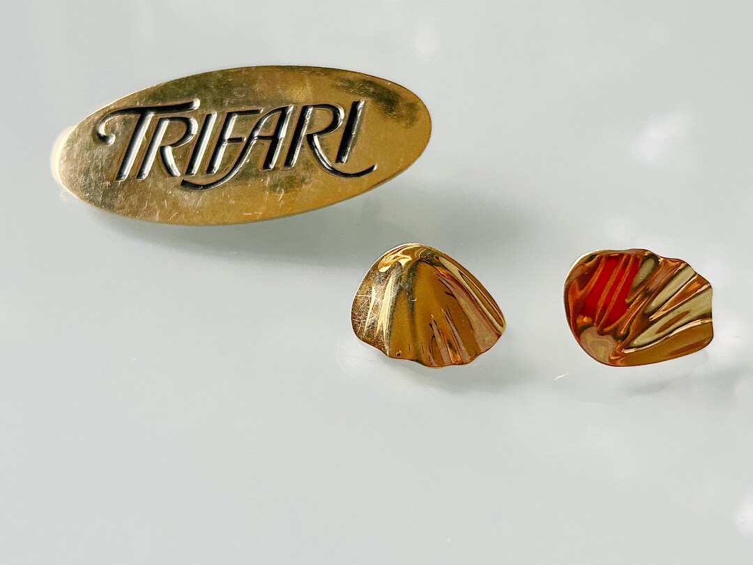 1980s Crown Trifari Wavy Scallop Shell in Gold Tone Statement Pierced ...