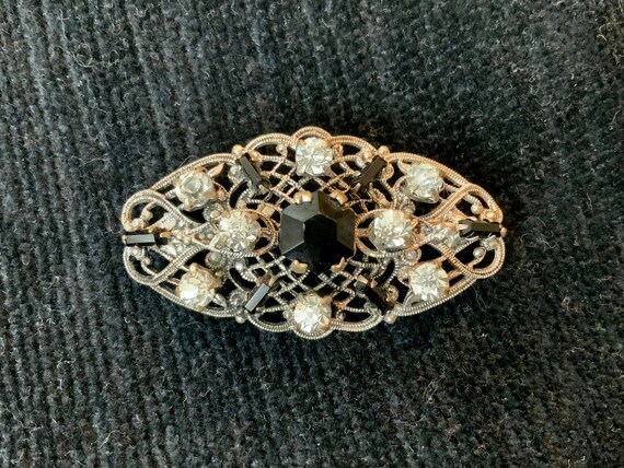 Vintage Czechoslovakia Filigree Metalwork brooch with… - Gem