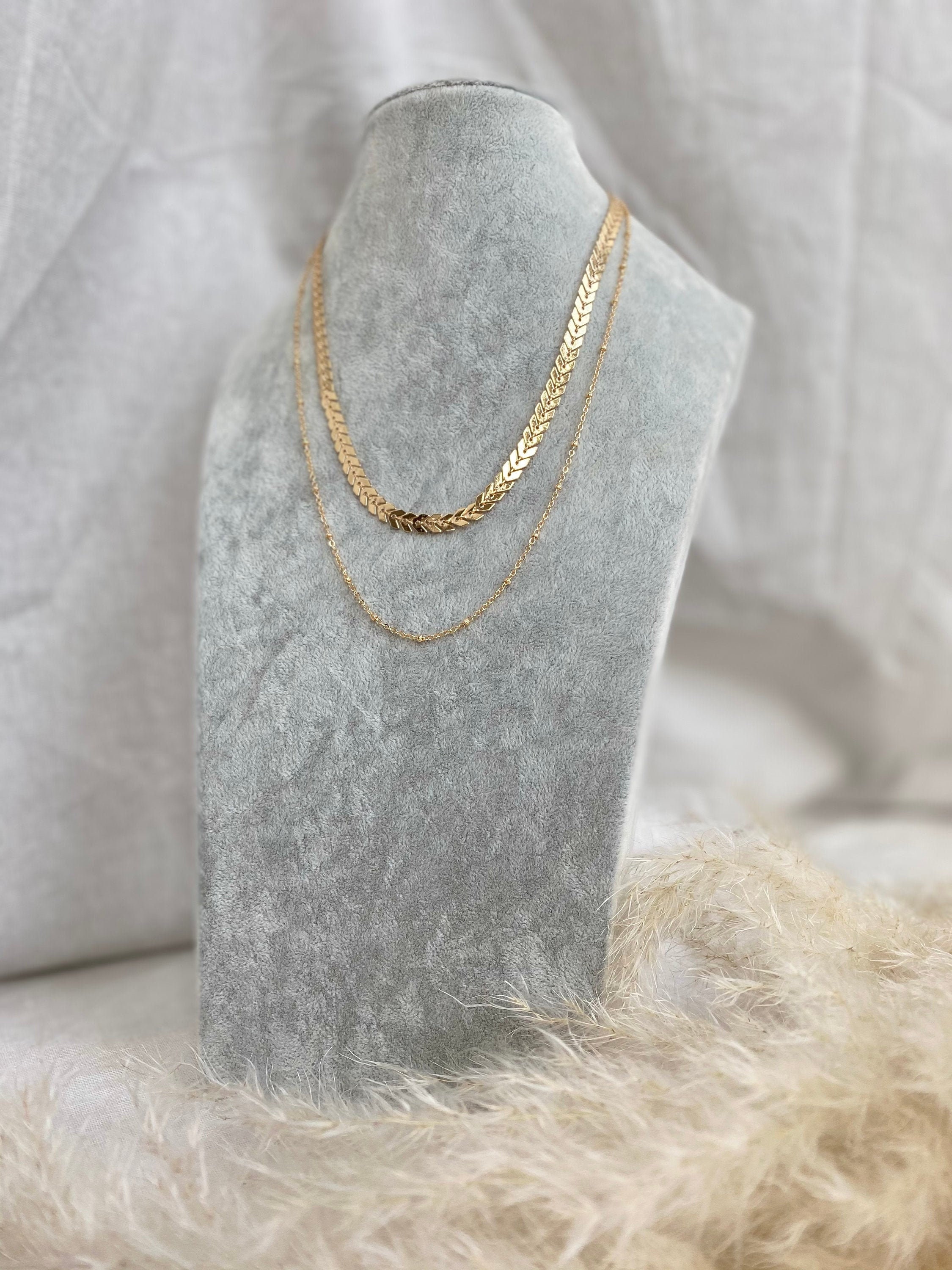 Princess Necklace, Attractive Posture, Gold Color Plated Glittering ...