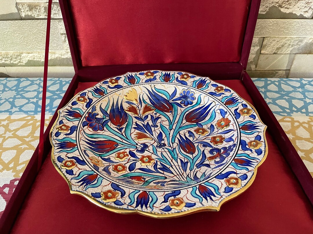 Gold Wall Hanging Ceramic Plate & Geometric and Floral Pattern, Gold ...