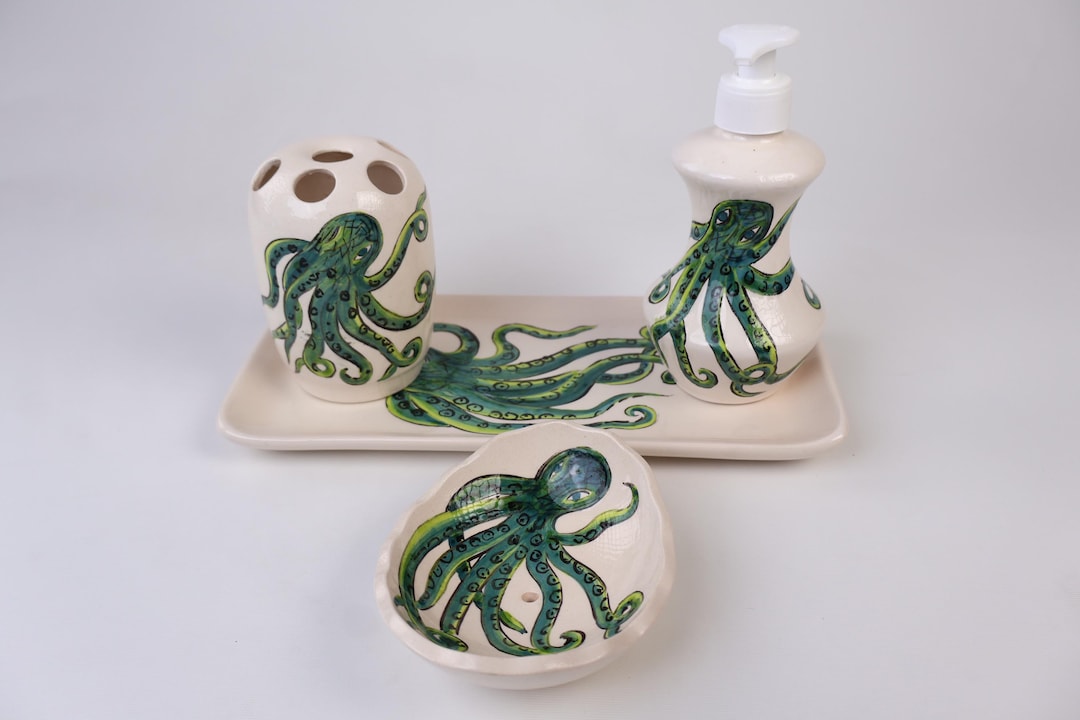 Bathroom Accessories Set With Green Octopus Design, Liquid Soap ...