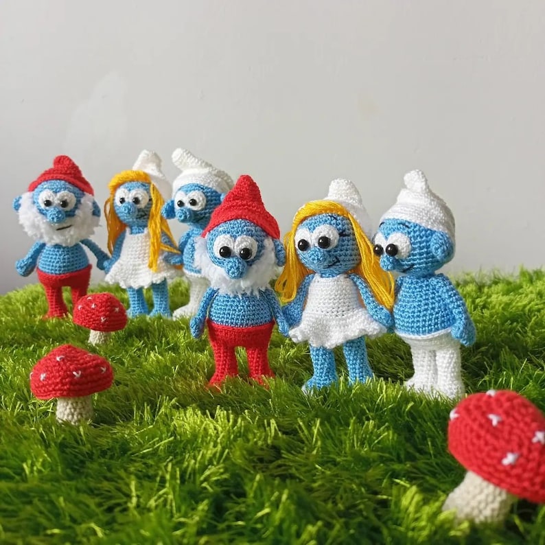 Amigurumi Smurfs Characters: Smurfette, Papa Smurf, Clumsy Smurf Dolls ...