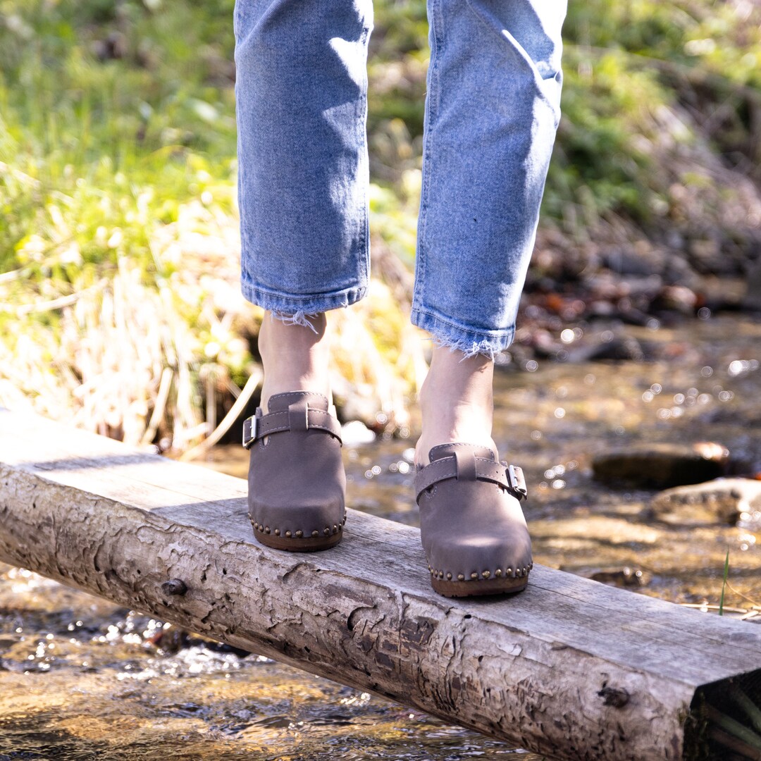 Elegant High Heel Clogs Trendtree Chodaki Nubuk in Grey | Natural ...