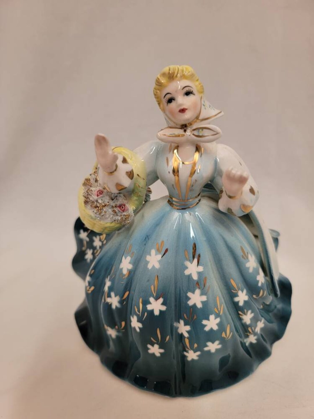 Vintage Victorian Lady Figurine VTG Japan, Porcelain Figurine - Etsy