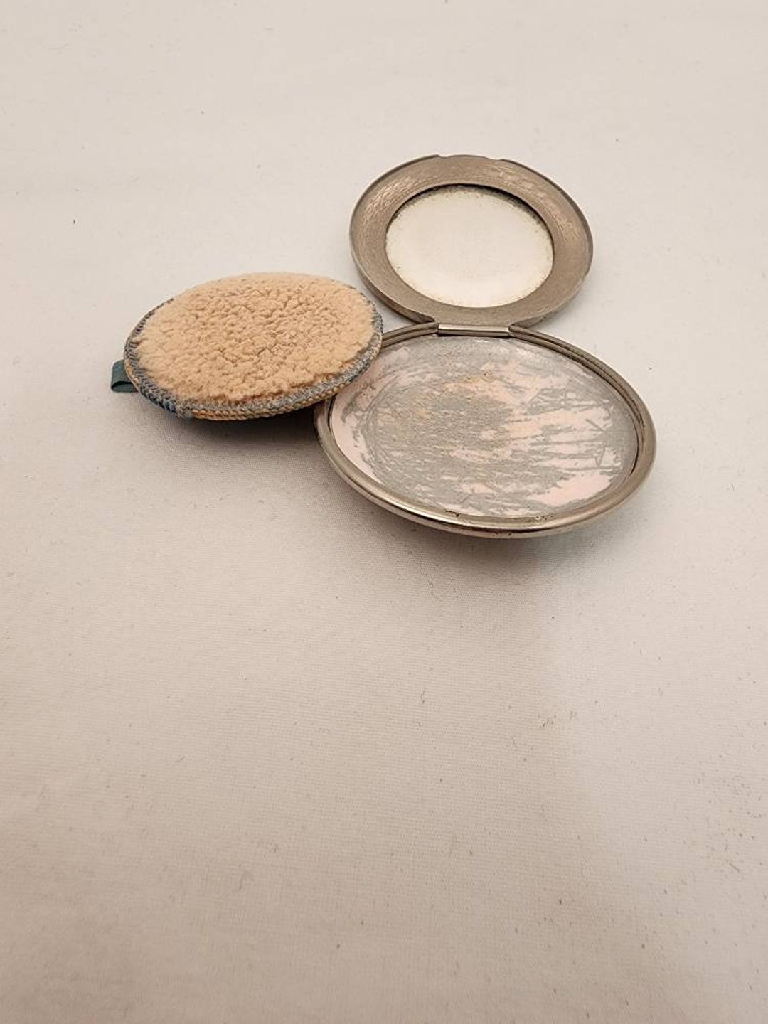 Vintage Richard Hudnut Powder Compact Empty, With Powder Puff, New York ...