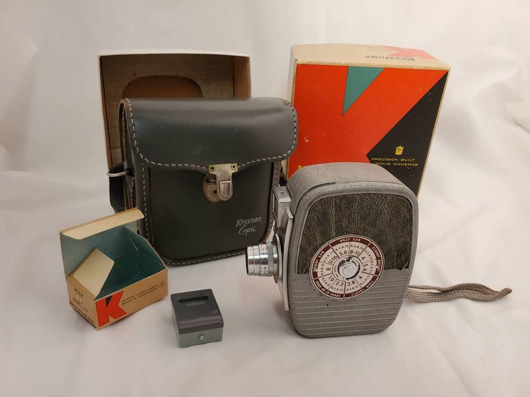 Vintage 1950's Keystone K-25 Capri Movie Camera. 8mm Dial-set Rollfilm ...