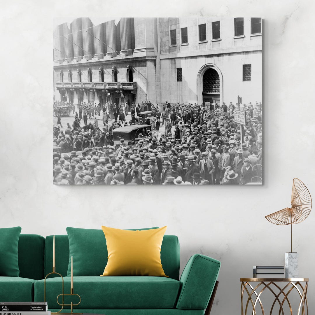 Wall Street Crash 1929 – NYSE Crowd Photo After Stock Market Collapse ...