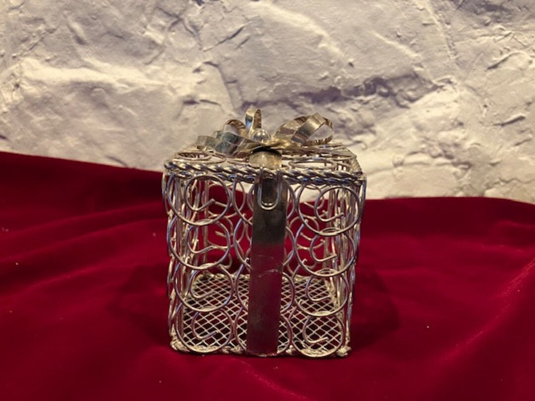 Silver Tone Wire Mesh Trinket Box With Bow on Lid, Circa 1970s - Etsy