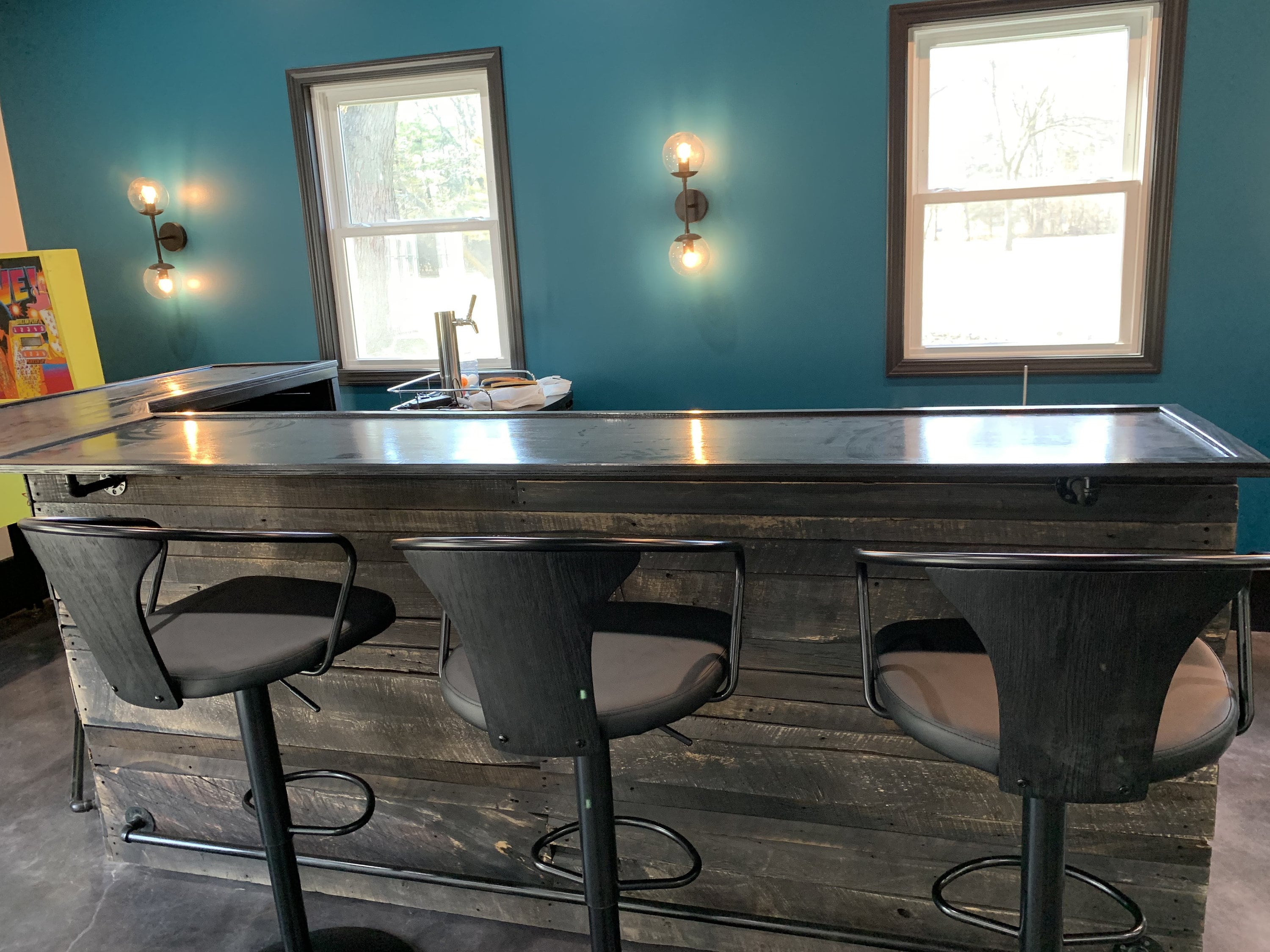 Reclaimed Wood Diagonal L-shaped Bar: Rustic Man Cave - Custom Sizes - Etsy