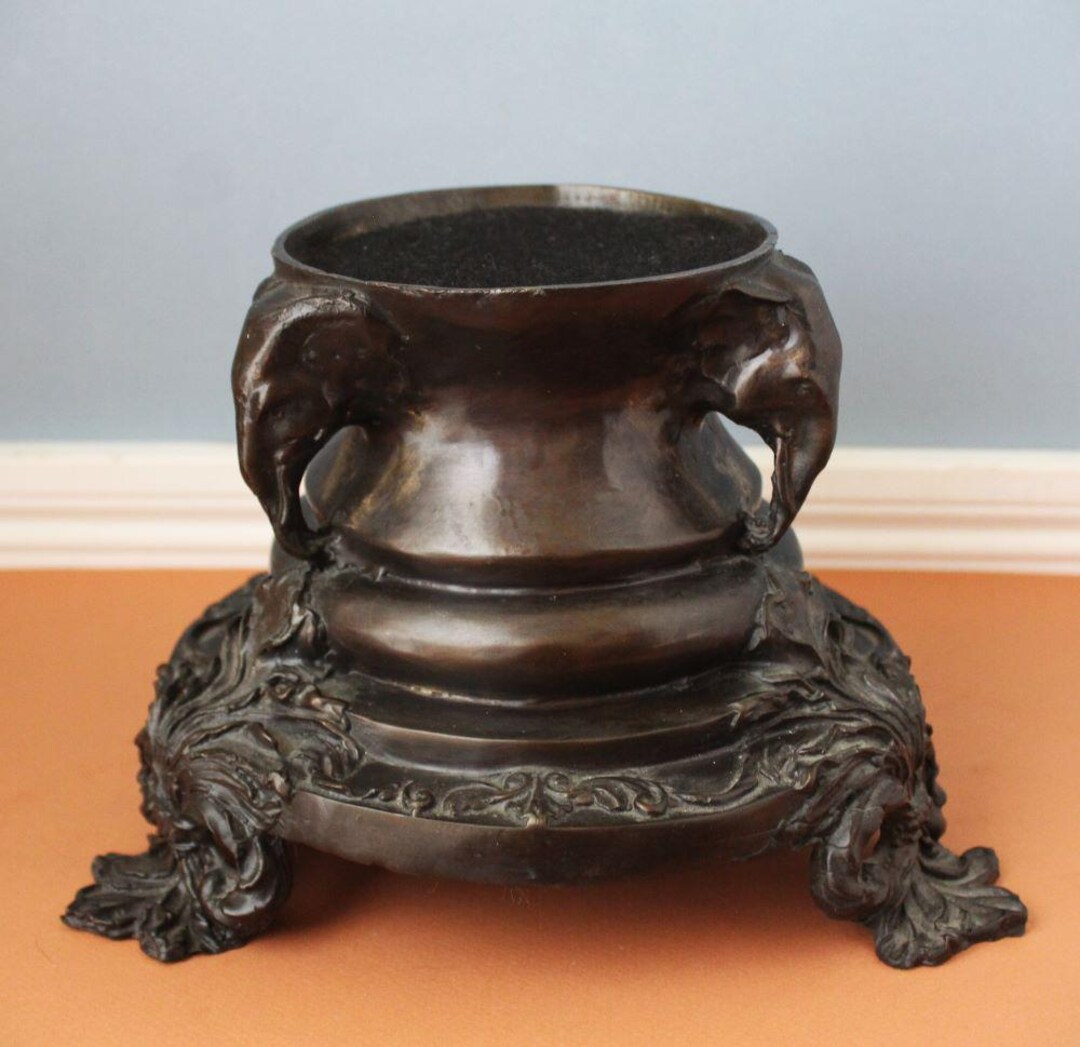 Metal Pillar Display Stand, Bronze Riser, Architectural Pedestal ...