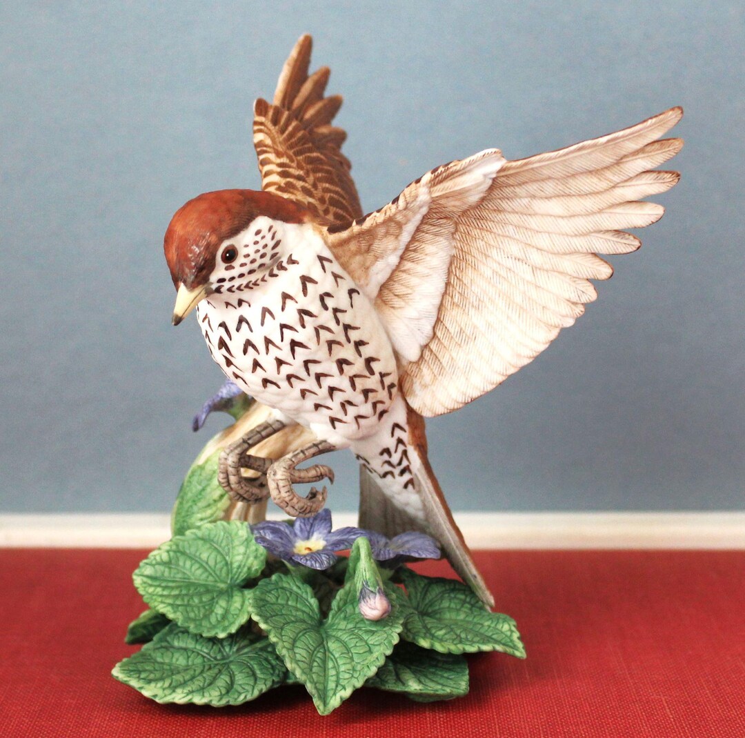 LENOX Wood Thrush, Garden Bird Figurine, Nature Scene With Wood Violets ...