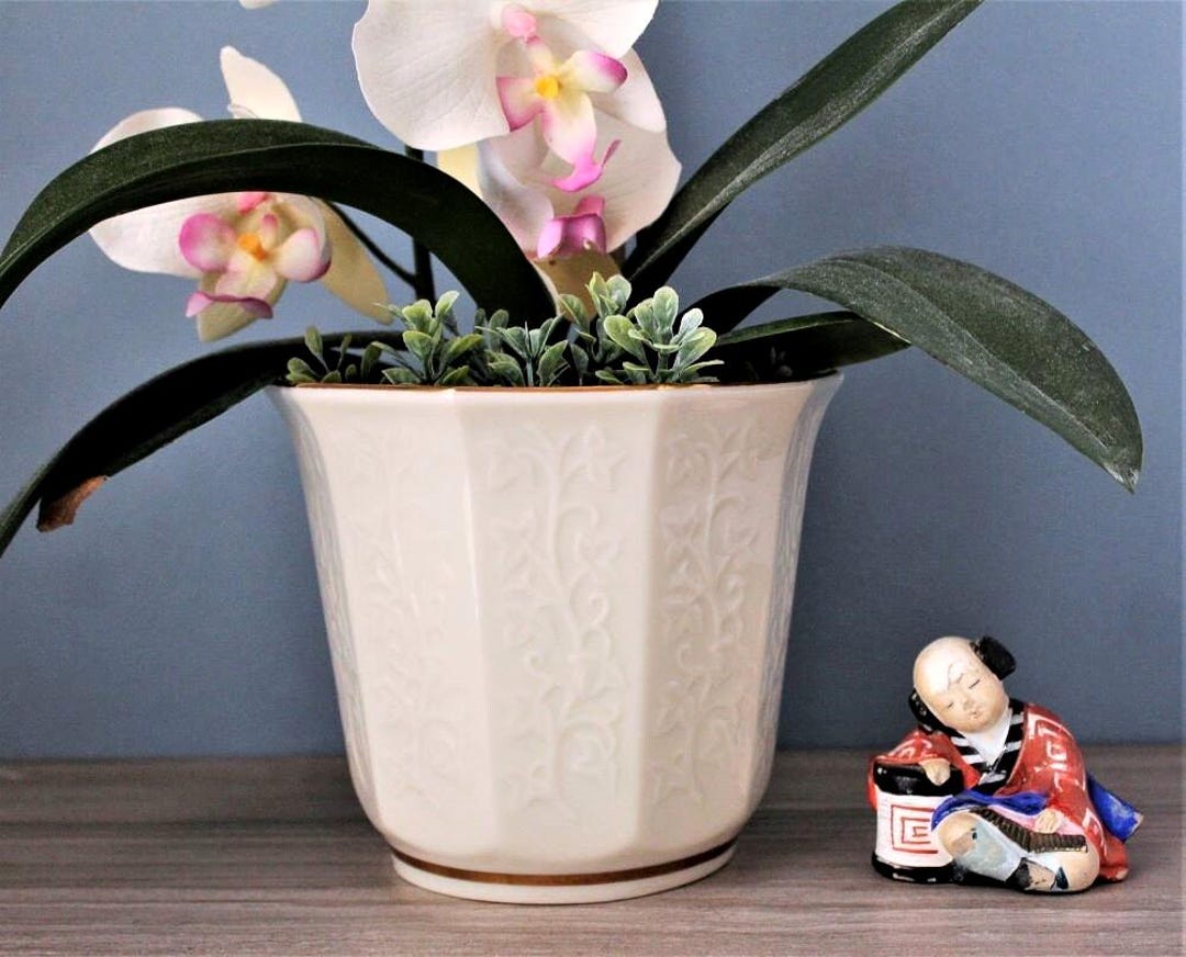 LENOX Flowerpot, Planter, Antique White Cachepot, Ivy Collection ...