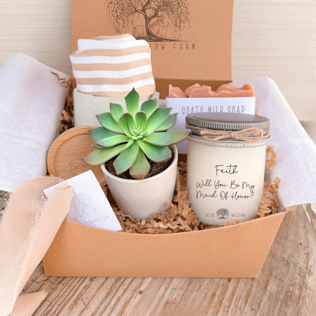 Personalized Maid of Honor Gift Box, Bridesmaid Gift Set, Bridesmaid ...