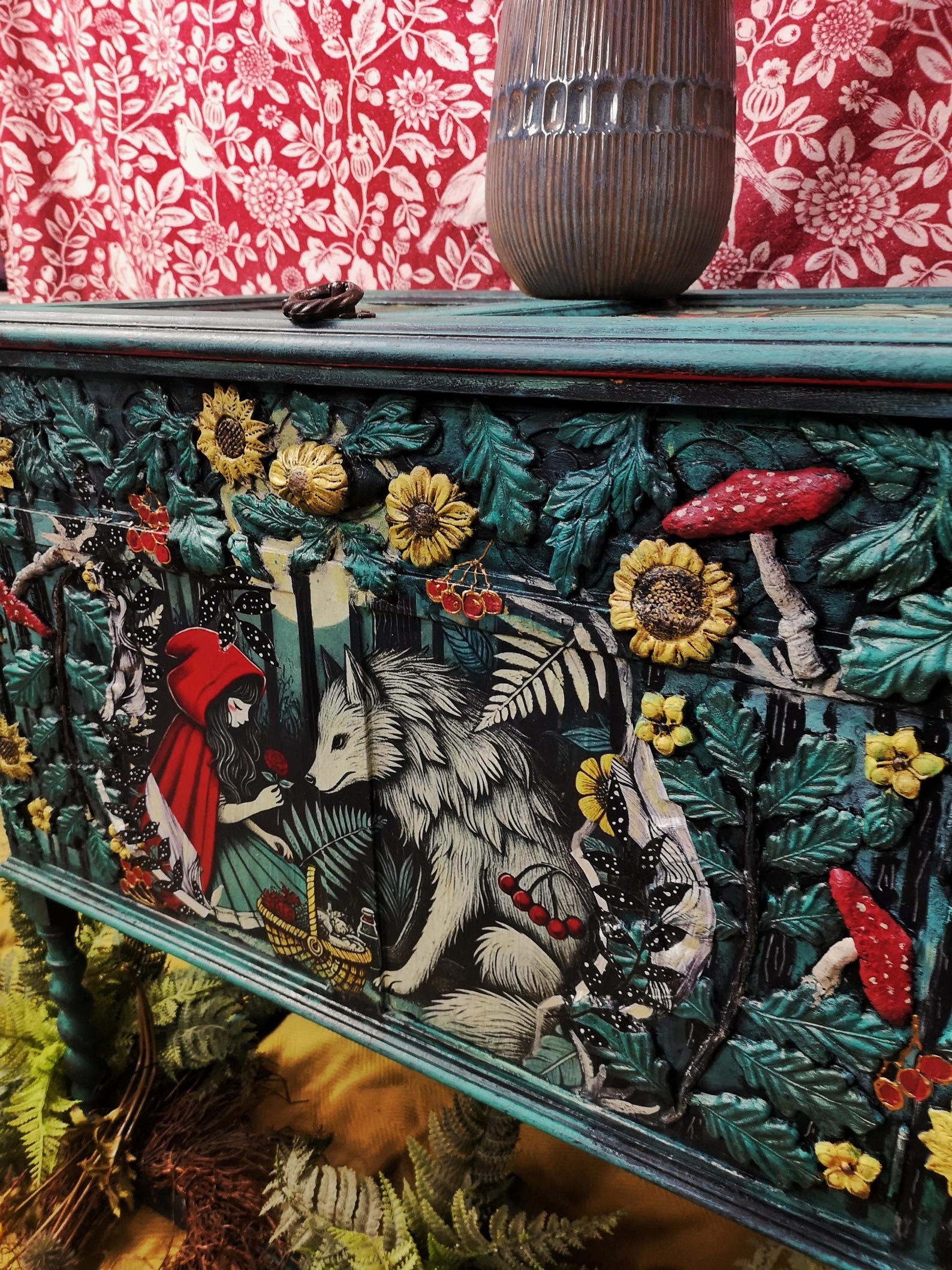 Upcycled Gramophone Storage Chest: Little Red Riding Hood Design - Etsy UK
