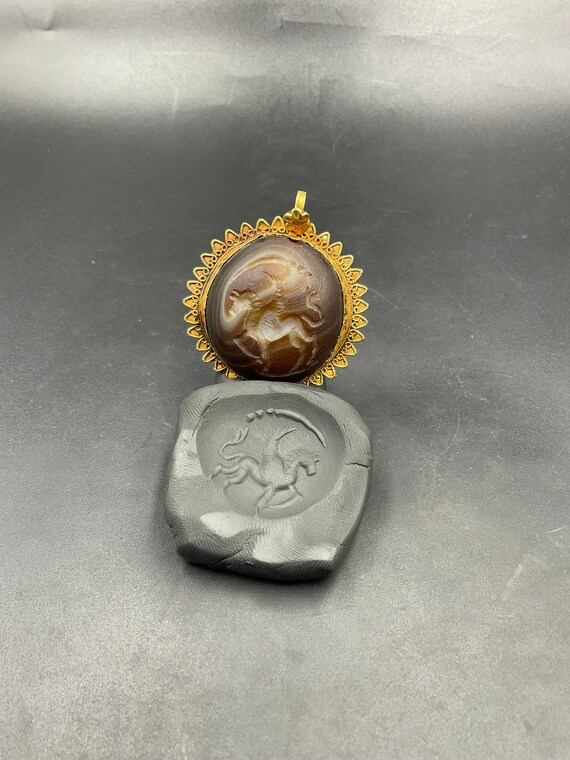 20K solid Gold Authentic very beautiful old ancient I… - Gem