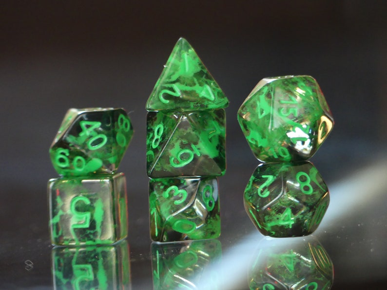 ALIEN DICE Handmade Resin 7 Dice Set for Dnd Pathfinder - Etsy