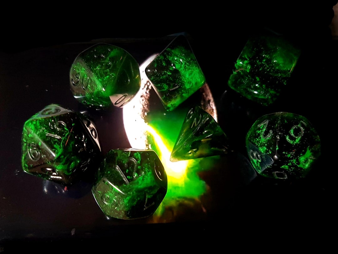 ALIEN DICE Handmade Resin 7 Dice Set for Dnd, Pathfinder, Dungeons and ...