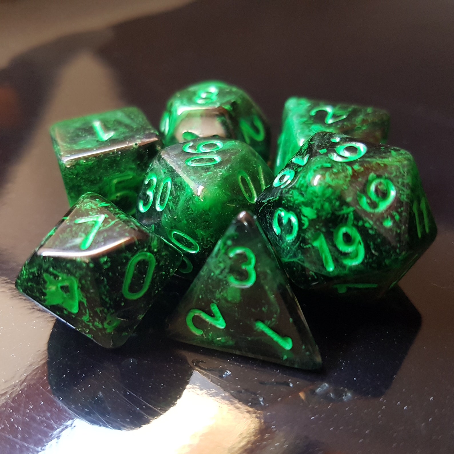 ALIEN DICE Handmade Resin 7 Dice Set for DnD Pathfinder | Etsy