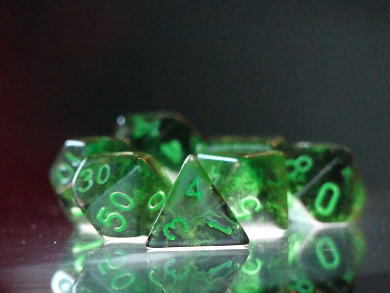 ALIEN DICE Handmade Resin 7 Dice Set for Dnd Pathfinder - Etsy