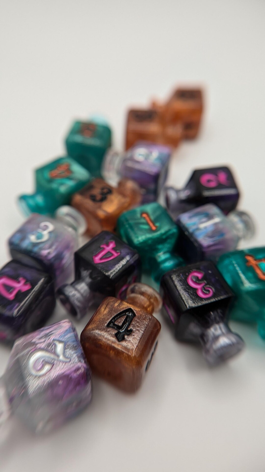 Set of 4 D4 Health Potion Bottle Dice. - Etsy