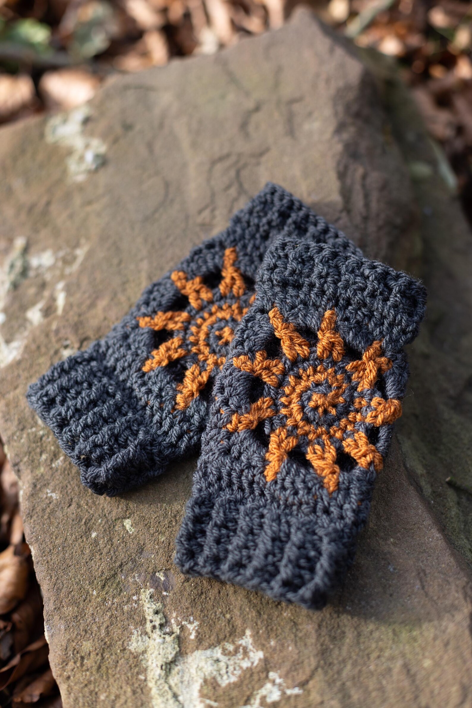 Halloween Autuman Edition: Crochet Sun Celestial Fingerless Gloves ...