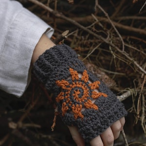 Halloween Autuman Edition: Crochet Sun Celestial Fingerless Gloves ...