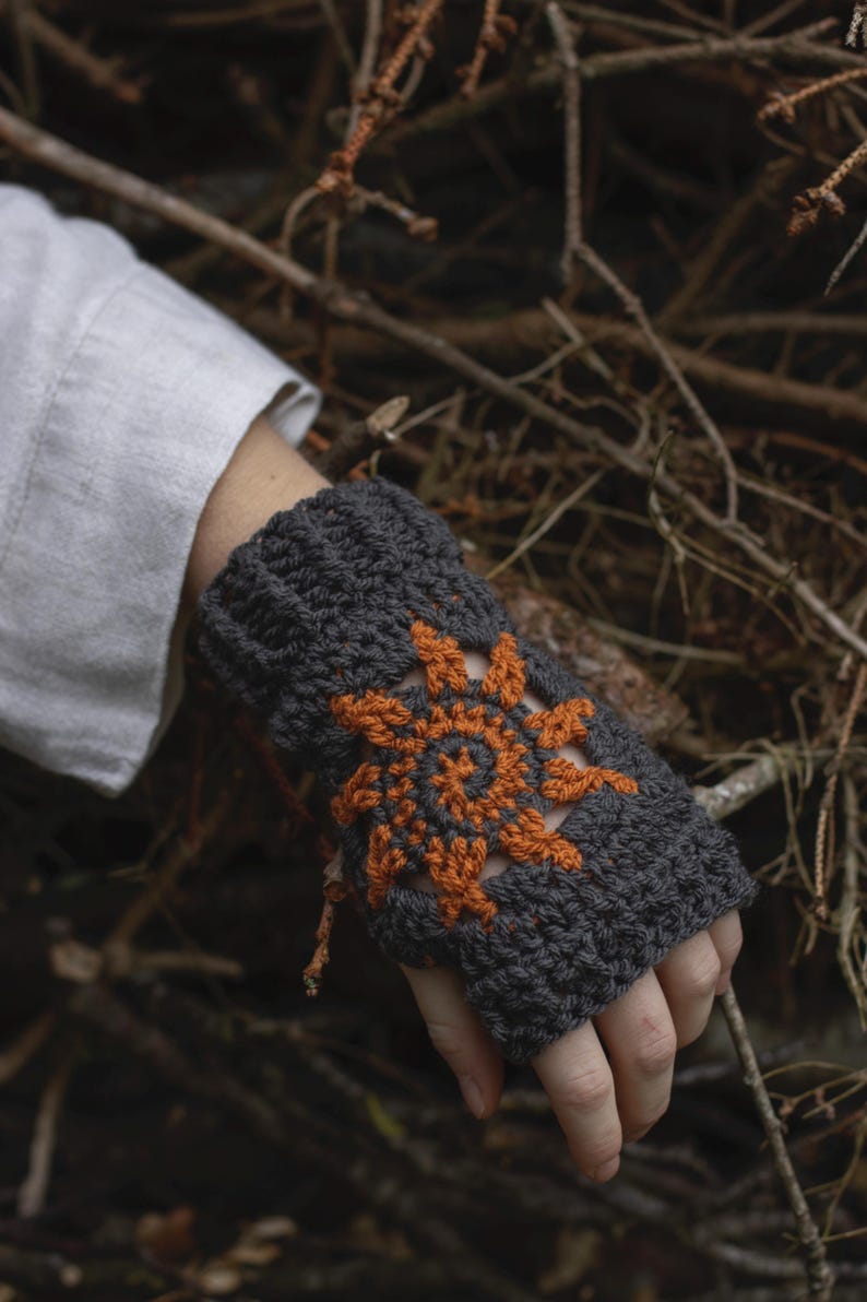 Halloween Autuman Edition: Crochet Sun Celestial Fingerless Gloves ...