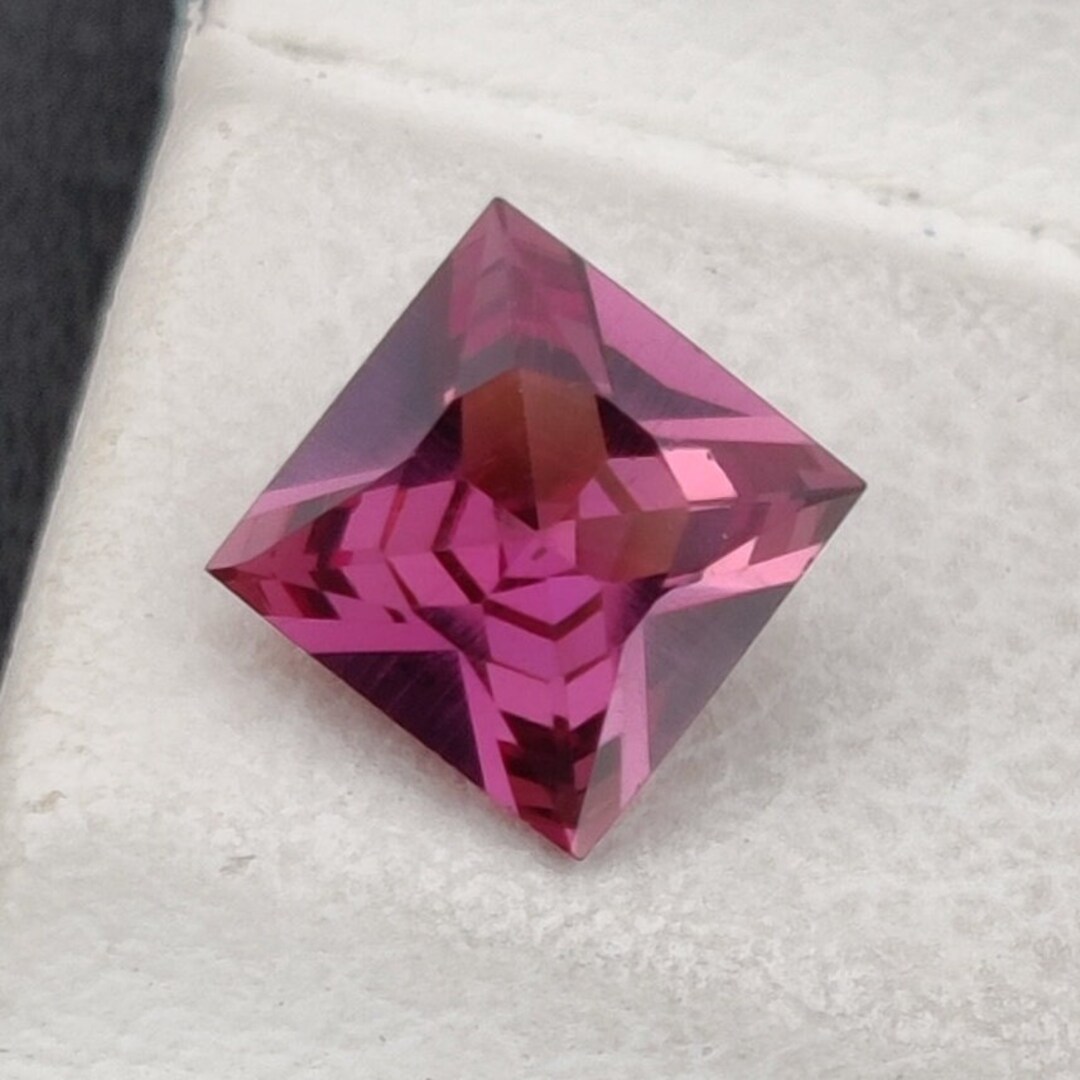 Natural Pink Color Malaya Garnet Square & Princess Cut 5.8x5.8 MM ...