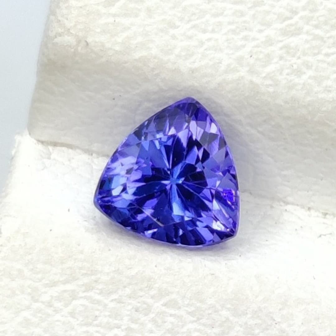 Natural Gemstone Heated Tanzanite Trillion Cut 5x5 MM Weight 0.50 Slide ...