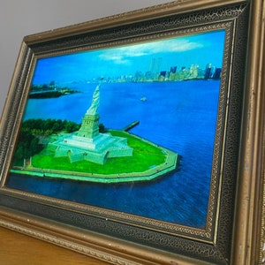 Vintage New York City Statue of Liberty Light up & Motion Picture Frame ...