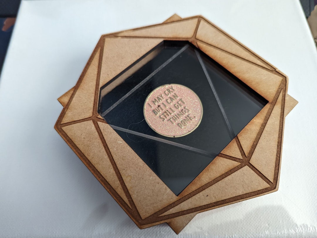 D20 Single Pin Display Box - Etsy