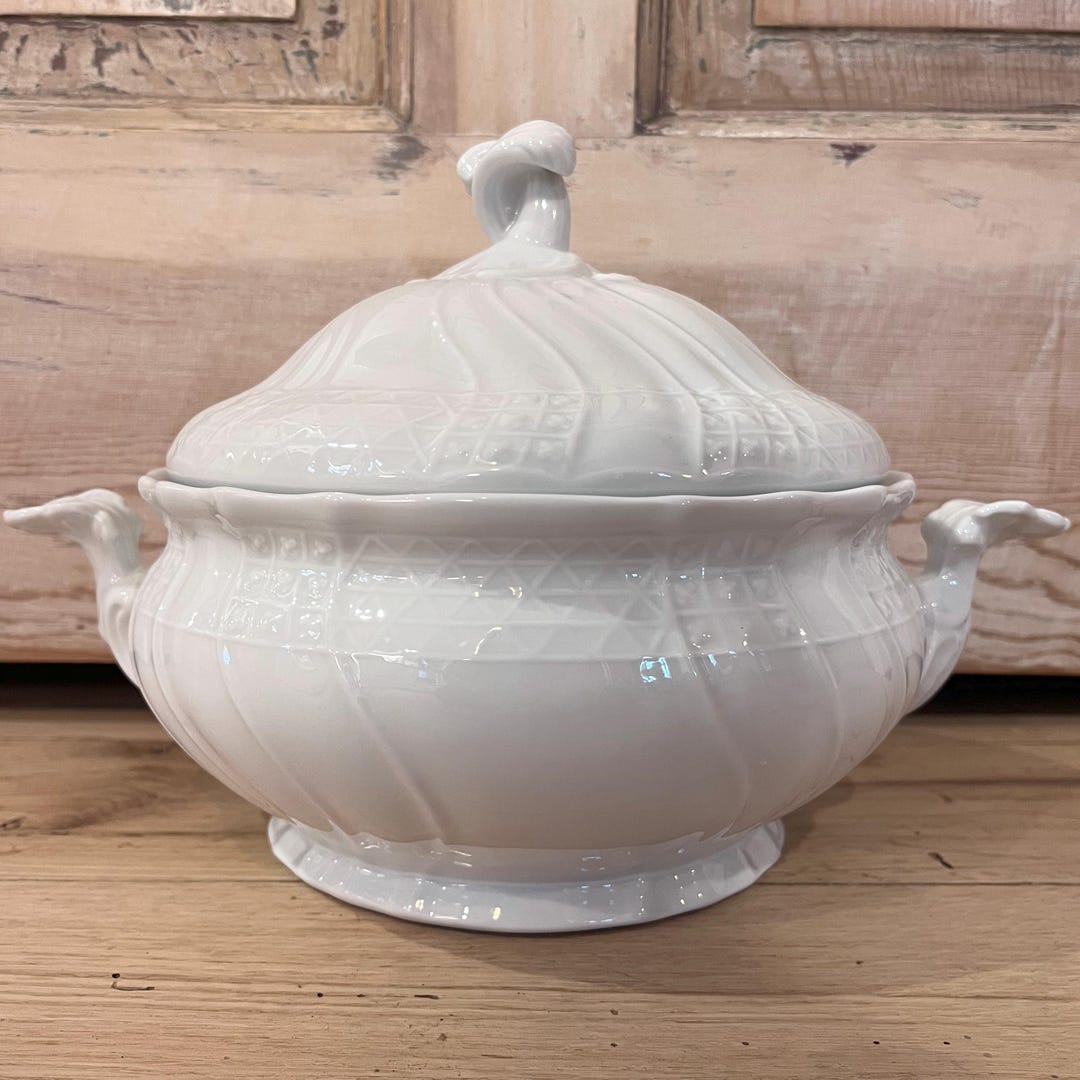 Hutschenreuther Lidded White Round Vegetable Dish Dresden All White ...