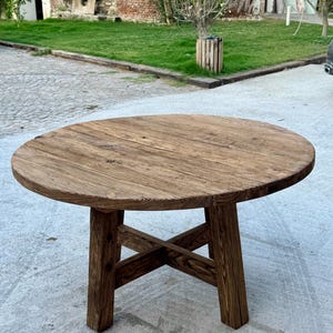 Rustic Reclaimed Round Dining Table - Farmhouse Style Wooden Kitchen ...