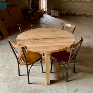 Rustic Oak Farmhouse Kitchen Table Round, Rustic Wood Dining Table ...