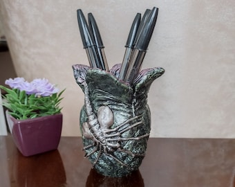 Alien Xenomorph Inspired Pen Holder - Etsy
