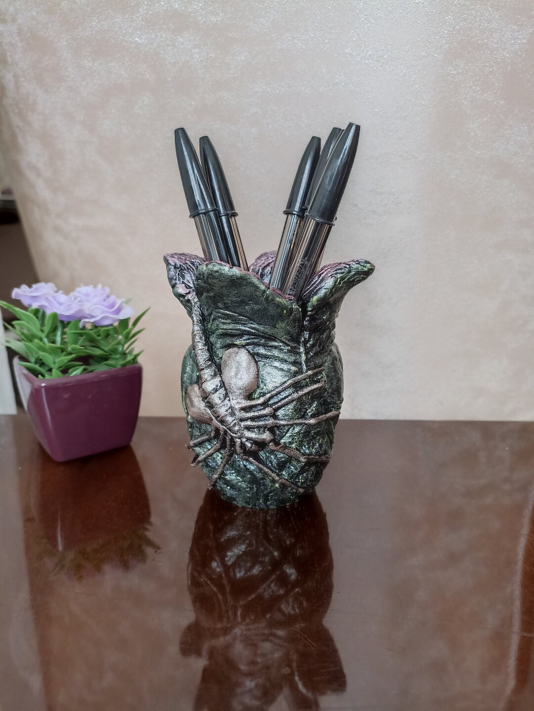 Alien Facehugger Egg Pen Holder - Etsy
