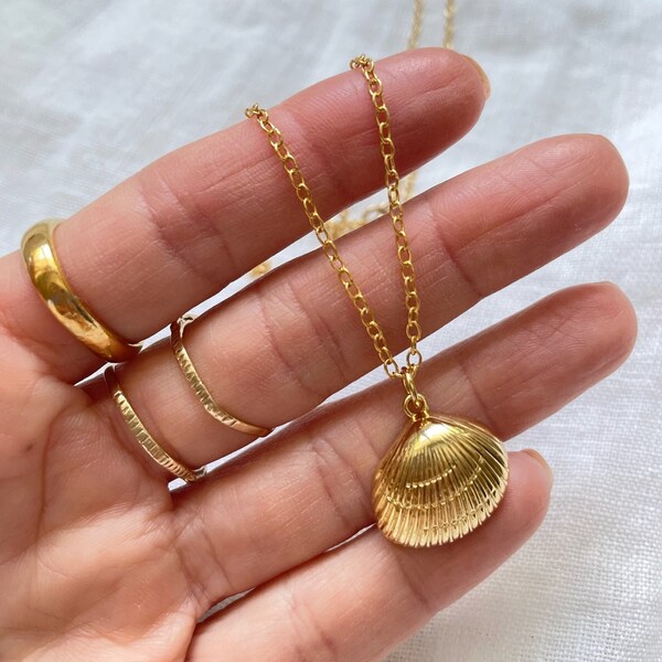 Gold Shell Necklace - Etsy