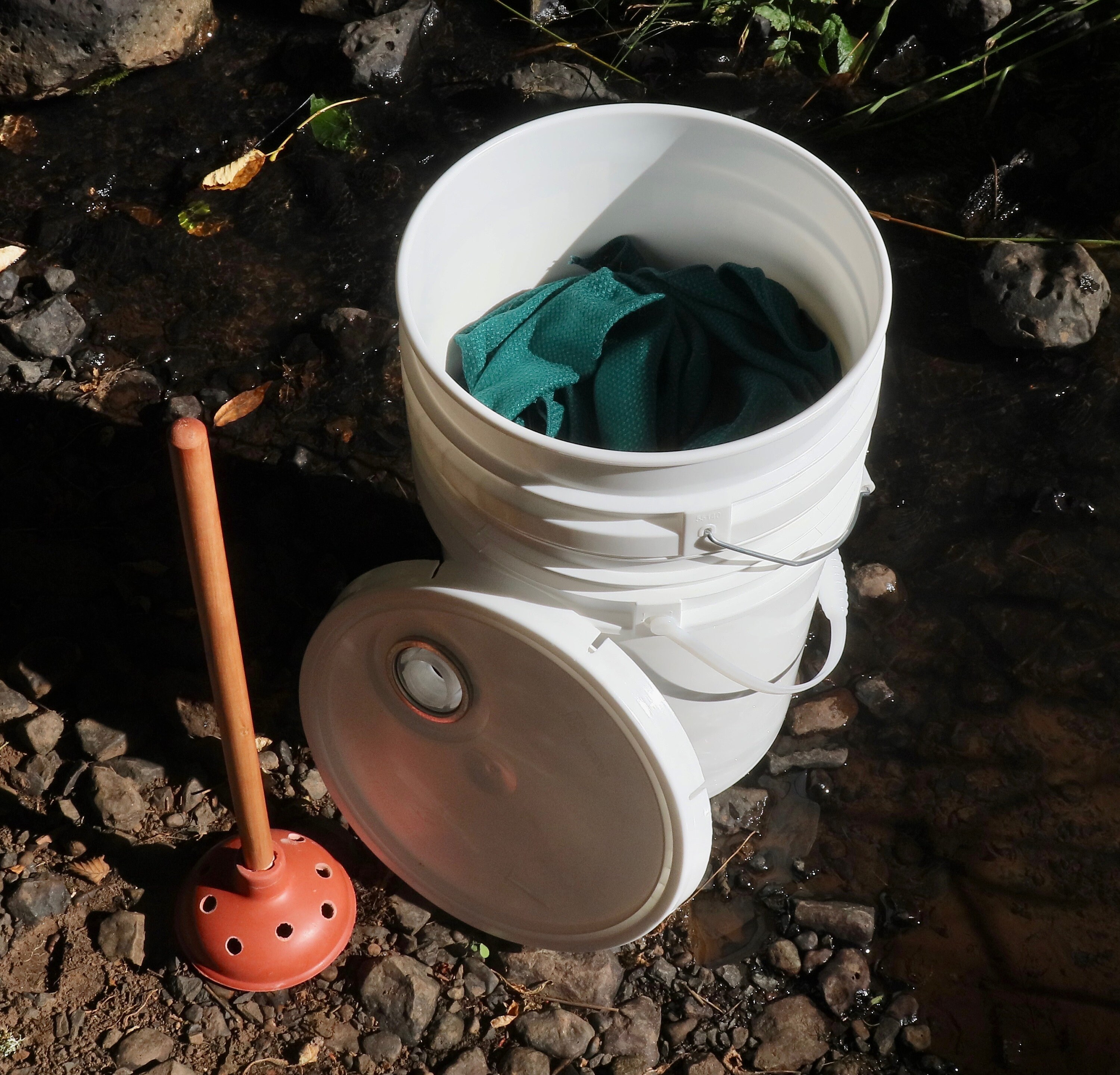 Hand-operated Washing Bucket, Upcycled Hand-operated Washing Machine ...