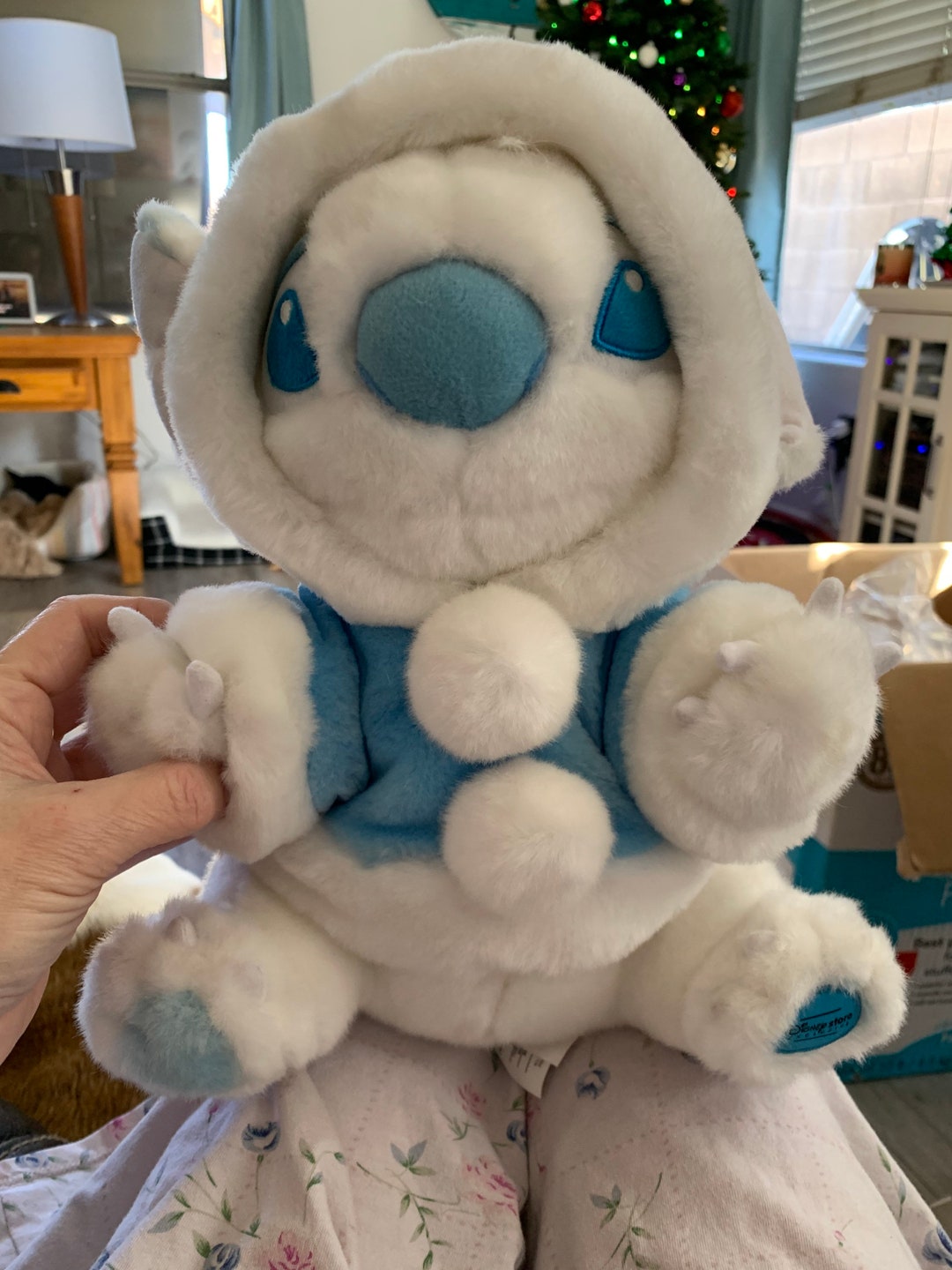 Disney Store Exclusive Snowball Stitch 12” Blue & White Winter Hoodie ...