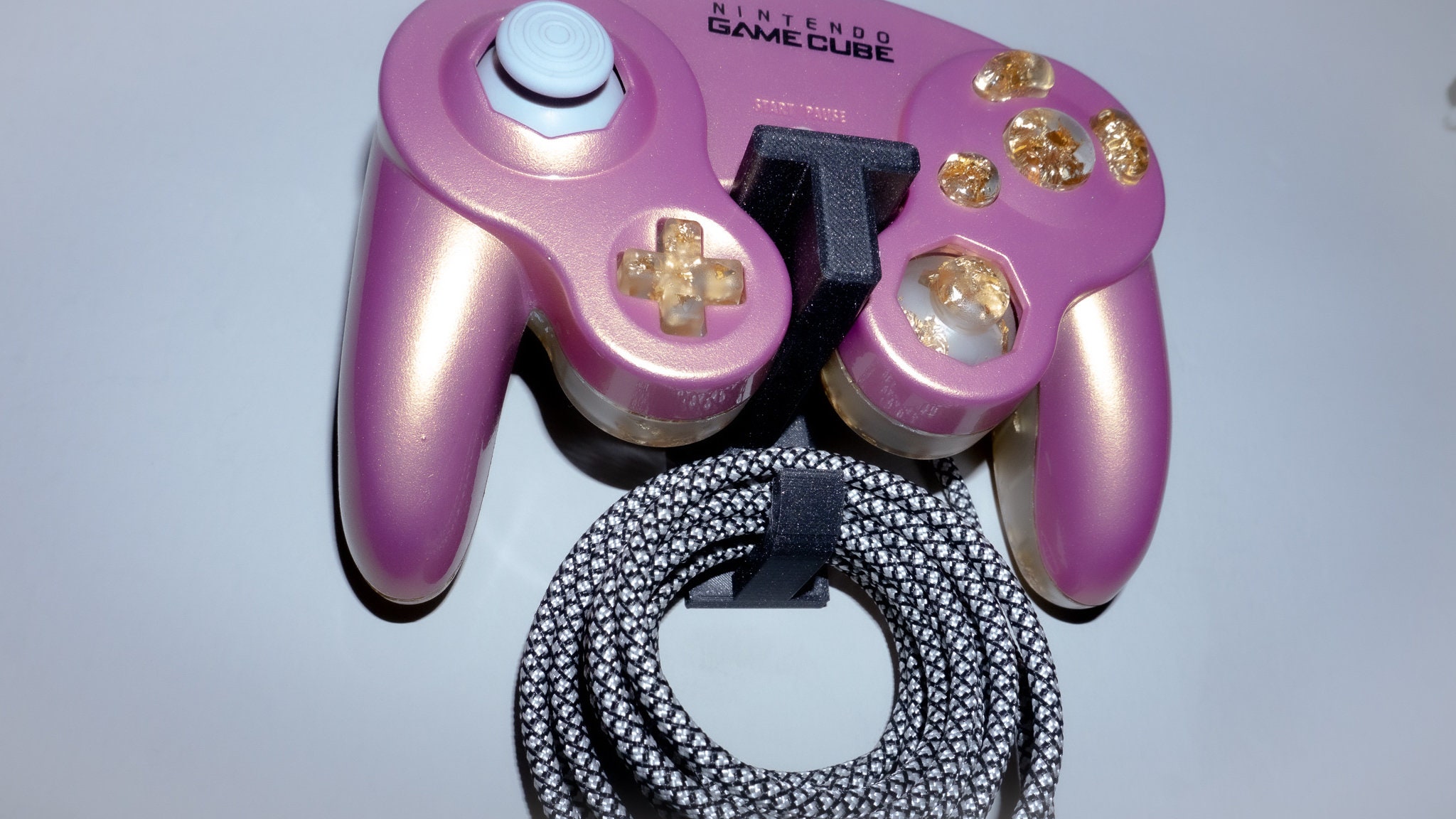 3D Printed GameCube Controller Wall Mount — SELSTOR CONTROLLERS
