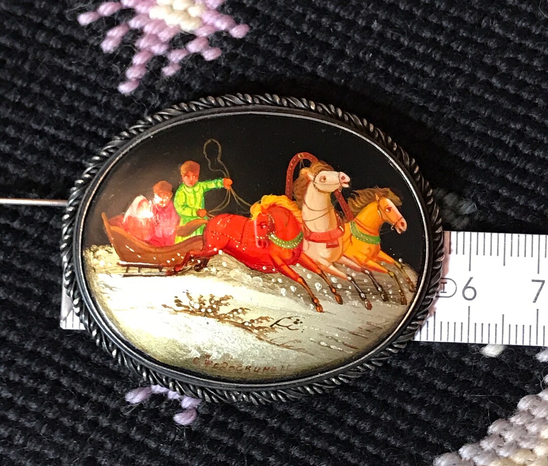 Brooch Magnifying Glass Painting Russia Winter Sleigh Painting Rarity ...