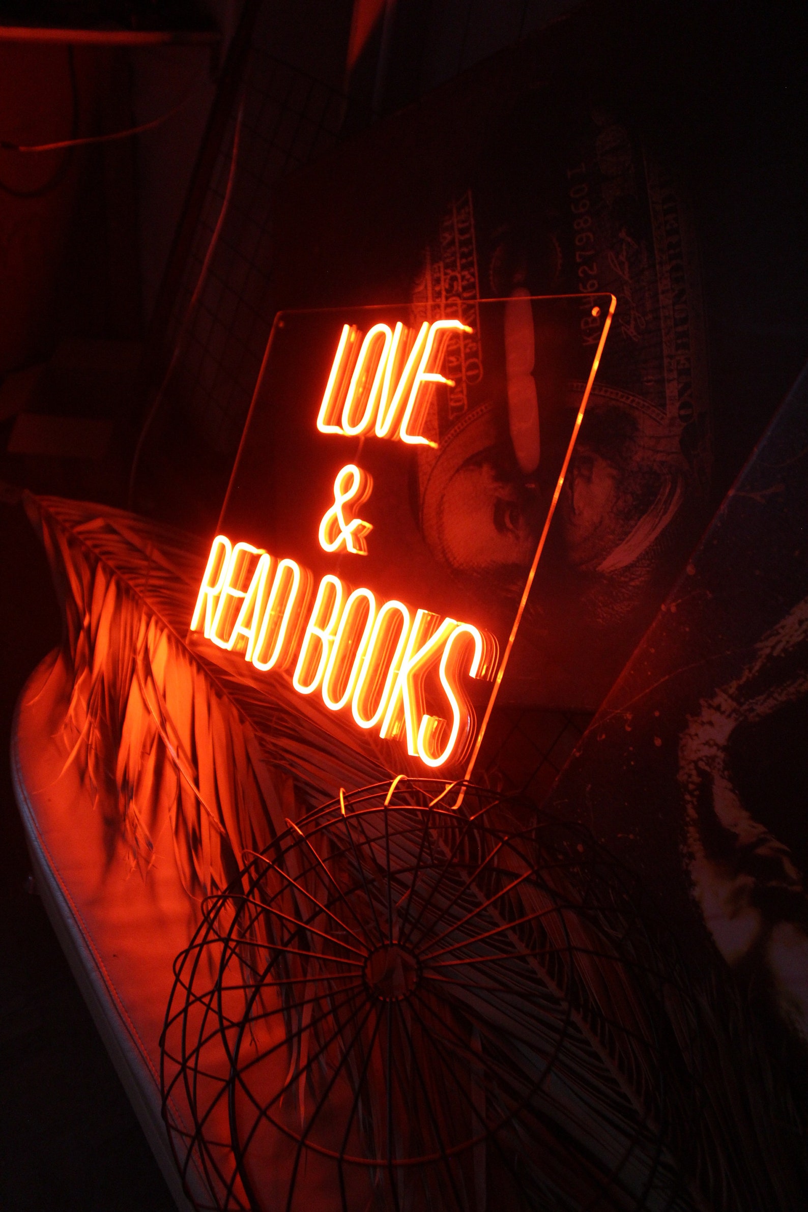 Love & Read Books Neon Sign I Custom Books Neon Sign I Library Neon ...