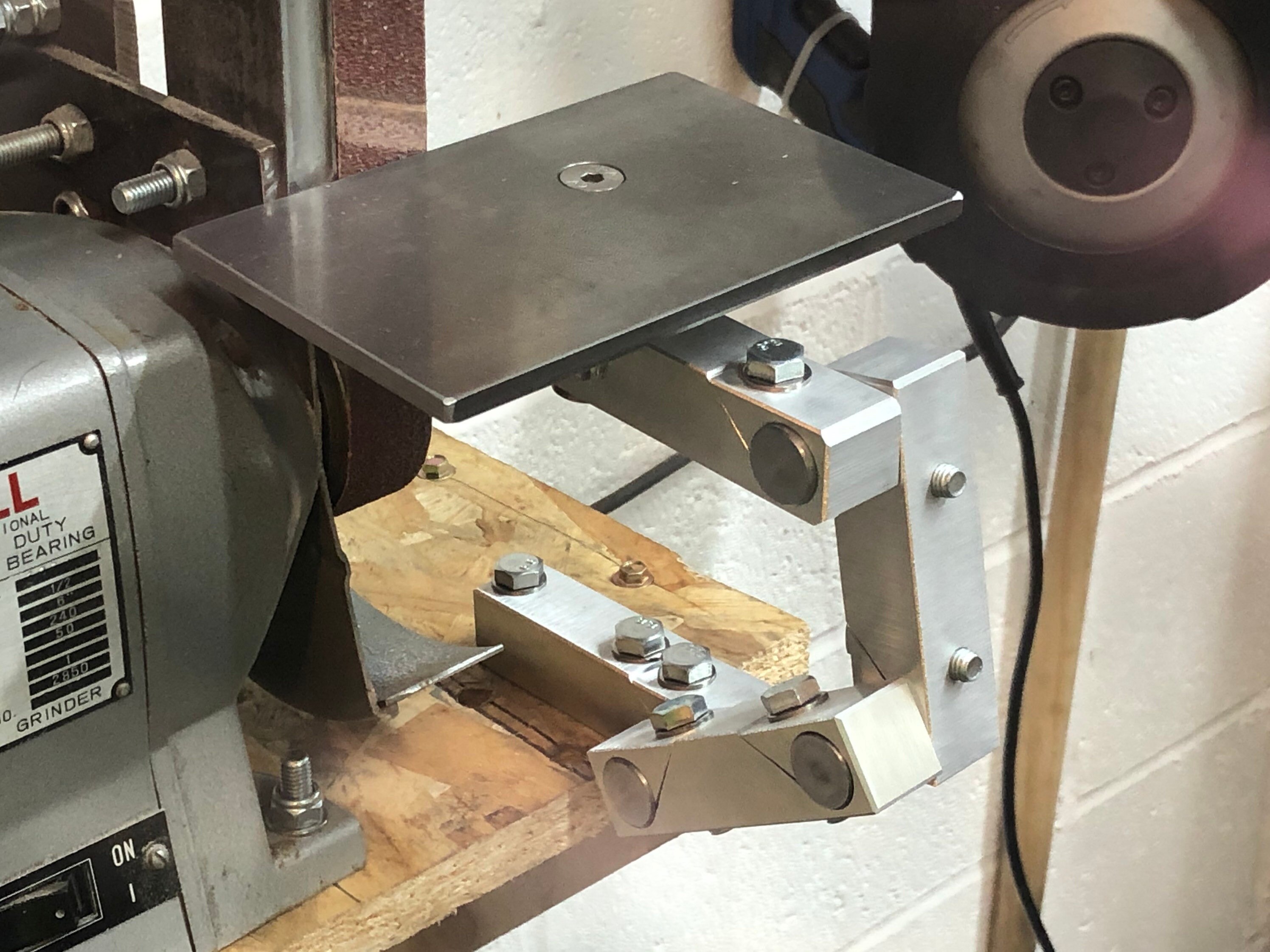 Bench Grinder Jet for sale | Only 3 left at -75%