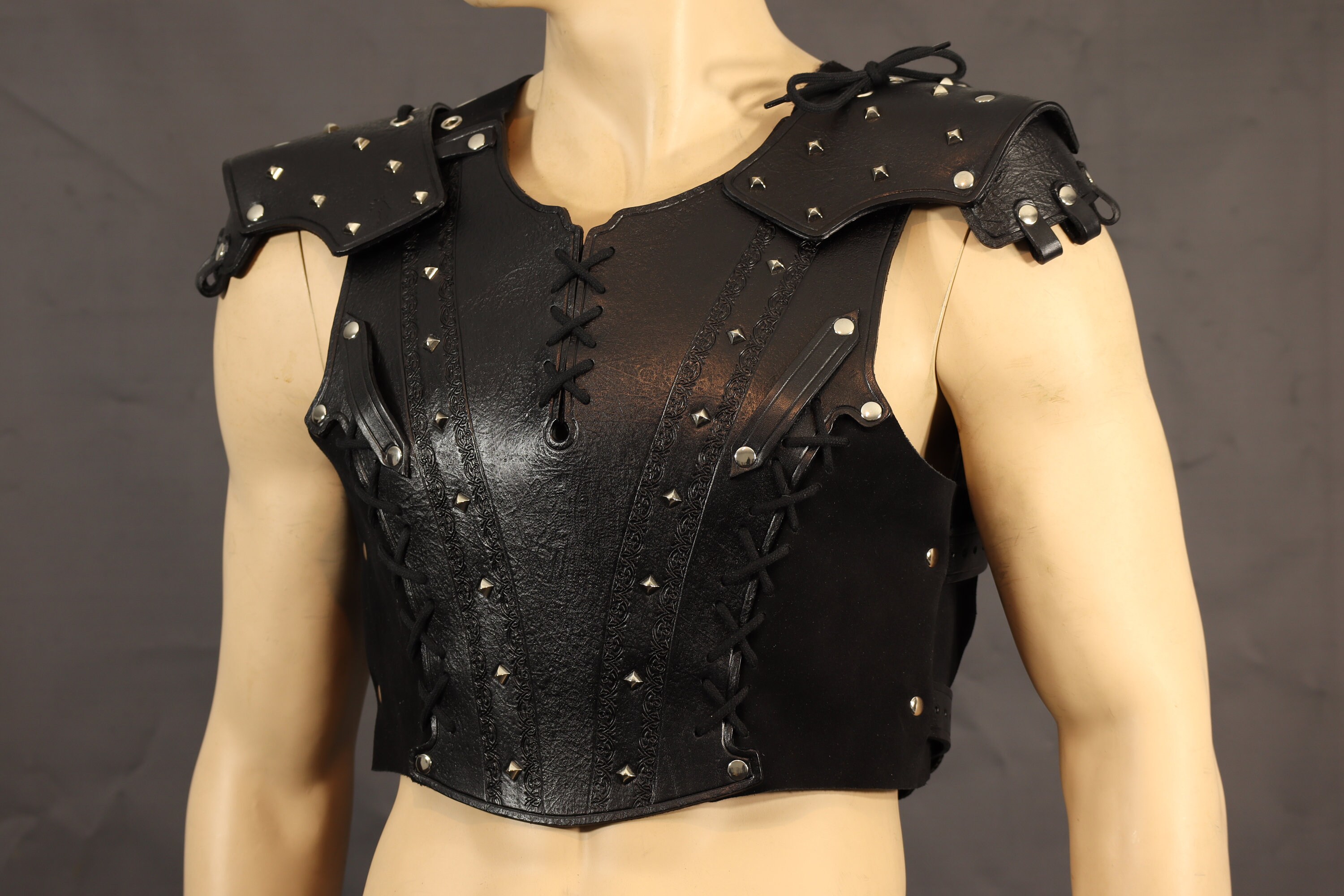 Witcher Rogue Armor With Tasset and Pair of Bracers - Etsy