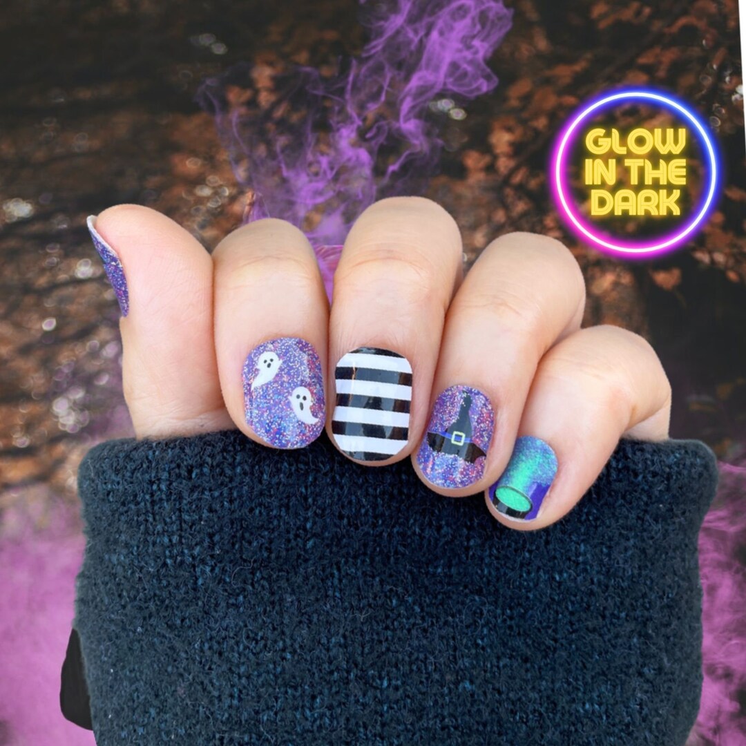 Fall Nail Wraps Halloween Nail Polish Stickers Nail Strips the Witch is ...