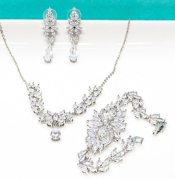 Swarovski Crystal Bridal Jewelry Set Bridal Necklace Earring Etsy