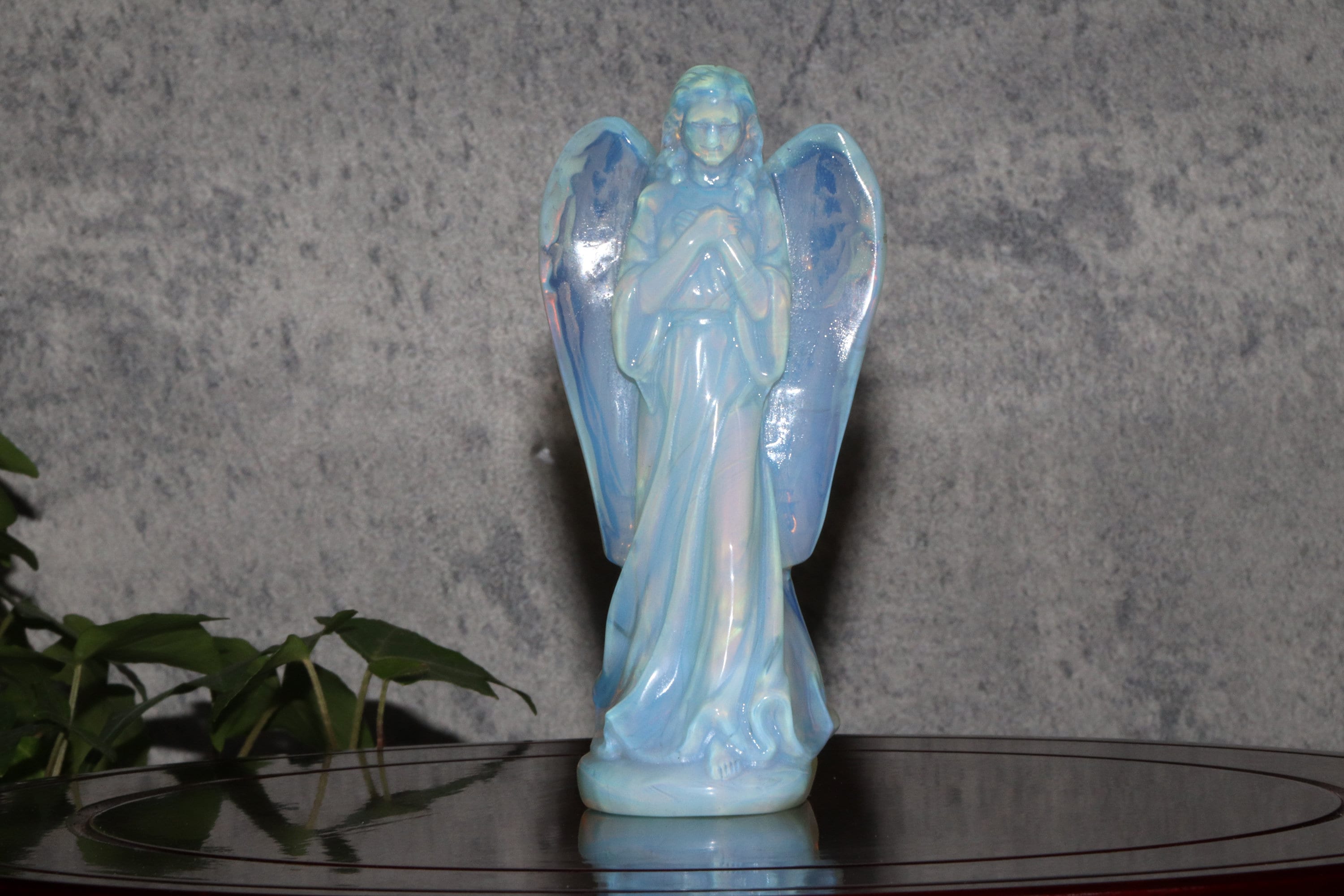 4.3'' synthetischer Opal geschnitzter Engel, Engel Statue, Engel ...