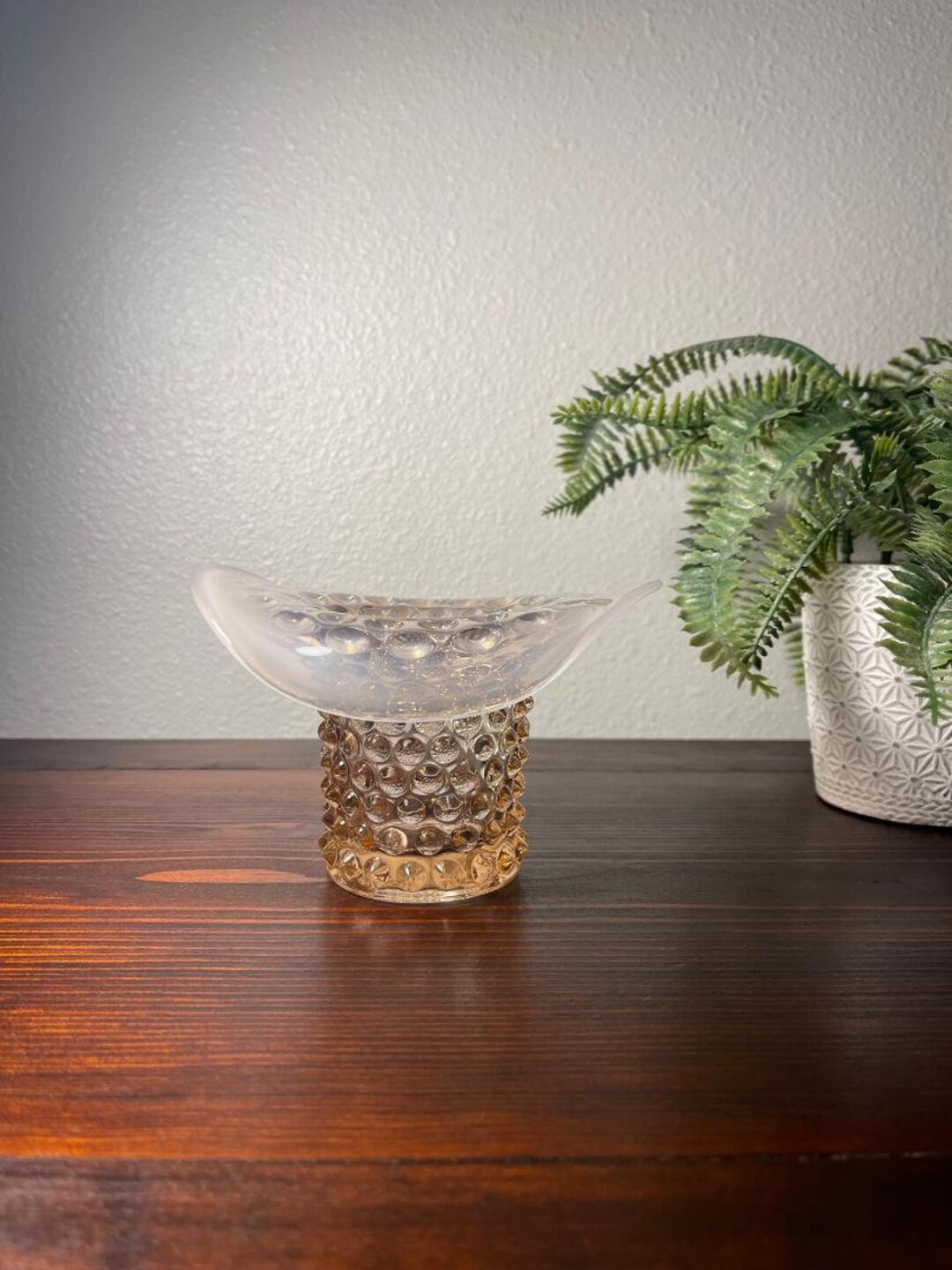 Vintage Duncan Miller Art Glass Peach/pink Opalescent Top Hat Vase - Etsy